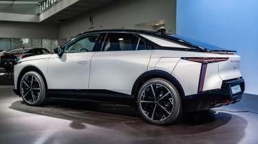 New DS No8 - pictures | Auto Express